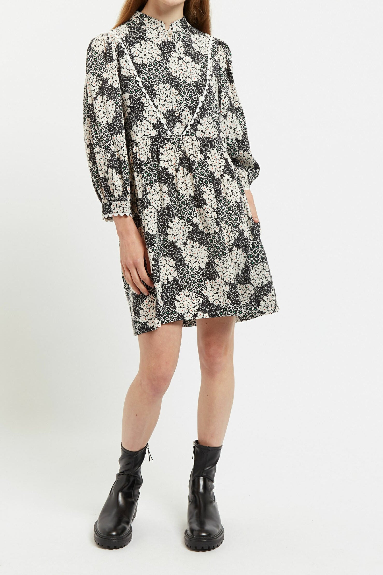 Suzanne Flower Patch Mini Dress Black/White – Louche