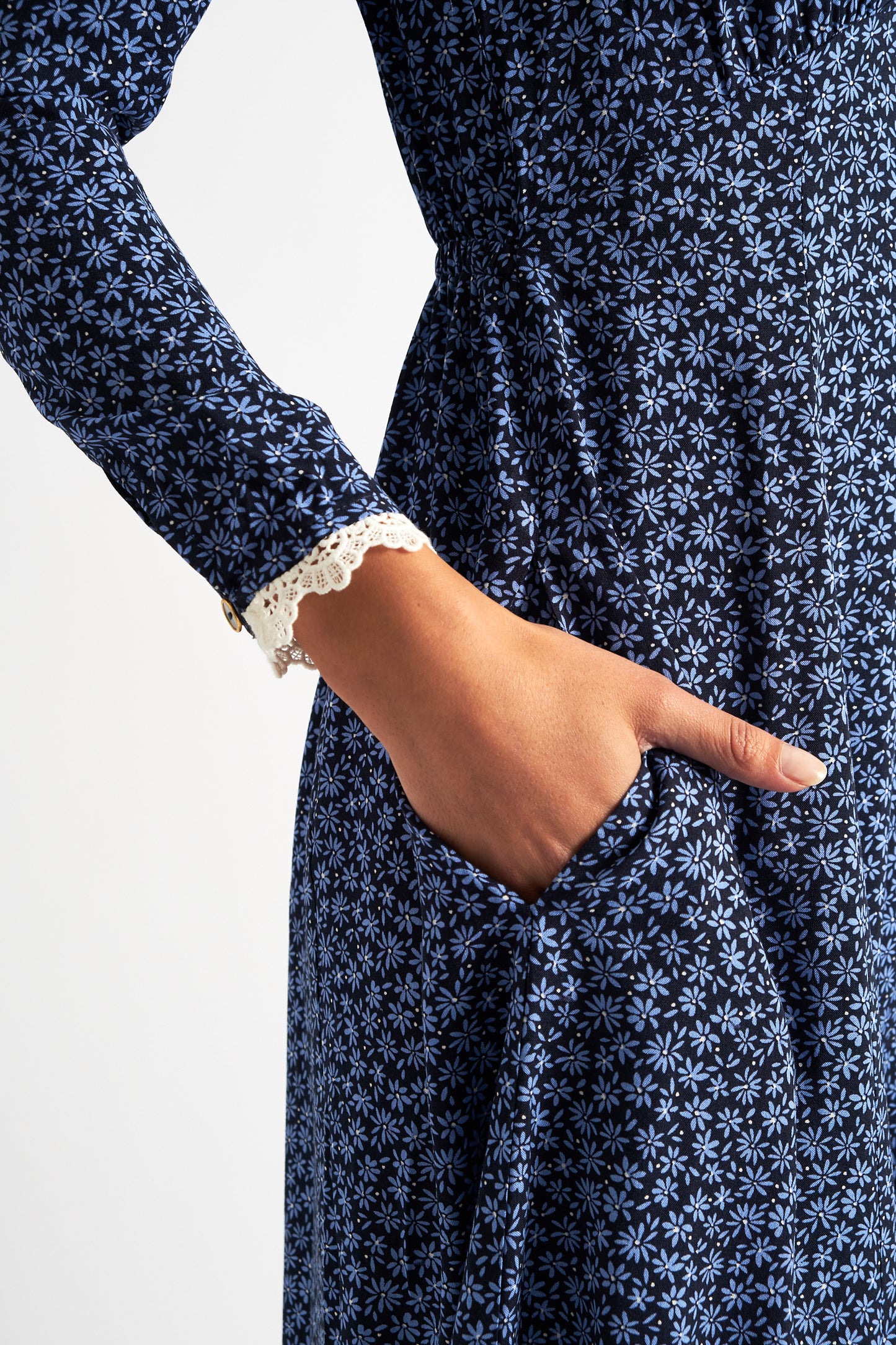 Timothea Daisy Time Lace Trimmed Midi Dress – Louche